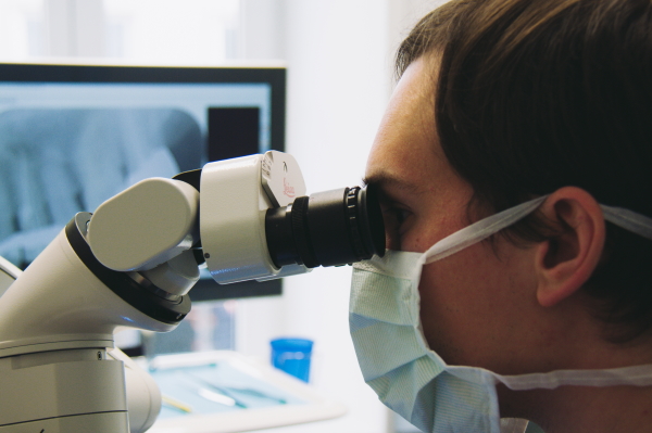 Zahnarzt München Zentrum | Dr. Lotta Droste | Ihre Spezialistin